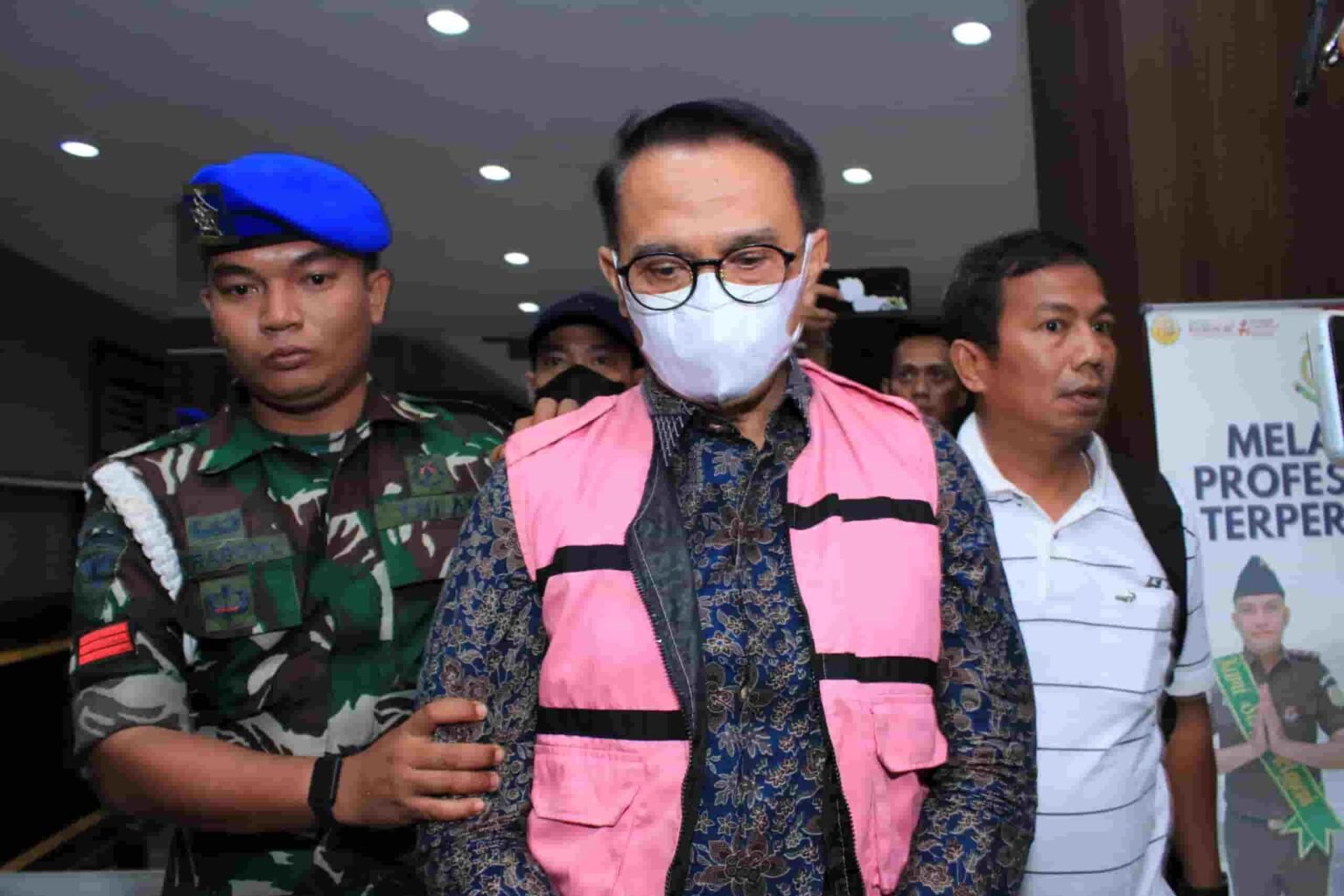 Eks Direktur PTPN II Irwan Perangin Angin Ditahan Kejati Sumut Terkait ...